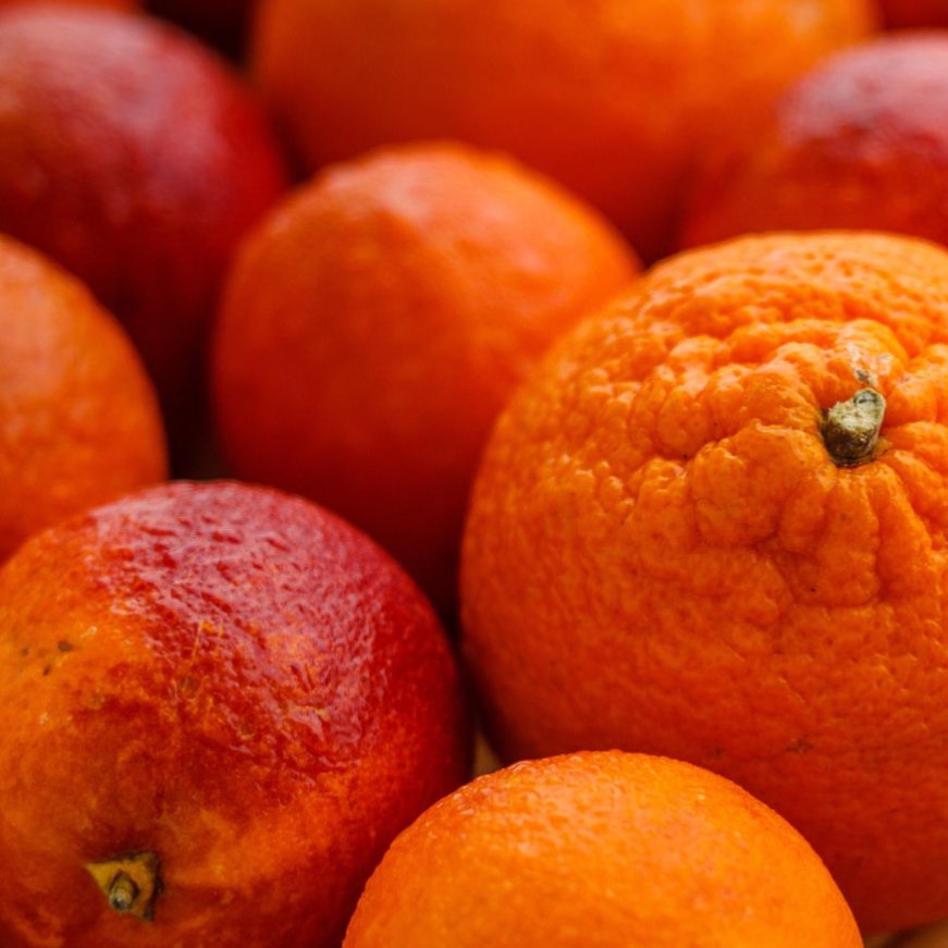 Huile essentielle de mandarine rouge pour création d'un parfum ...